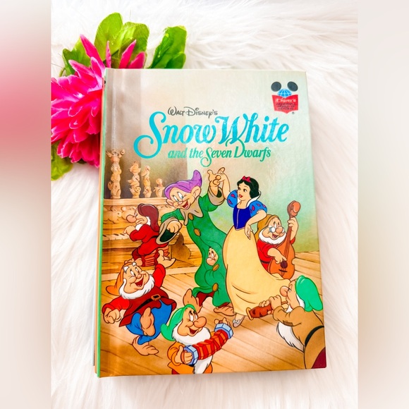 Disney | Toys | 25 Disneys Wonderful World Of Reading Snow White The ...
